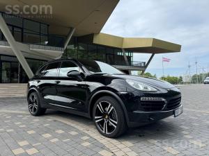 Black Porsche Cayenne 2013 in Ventspils, with an engine capacity of 3.00 L and mileage of 300 thousand km for 18800 €, photo  on AUTOMOTO.COM.LV