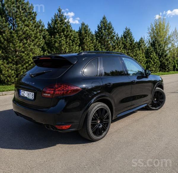 Melns Porsche Cayenne 2013 Talsi, ar dzinēja tilpumu 4.20 L un nobraukumu 226 tūkst. km par 18500 €, foto 4 vietnē AUTOMOTO.COM.LV