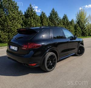 Melns Porsche Cayenne 2013 Talsi, ar dzinēja tilpumu 4.20 L un nobraukumu 226 tūkst. km par 18500 €, foto 5 vietnē AUTOMOTO.COM.LV