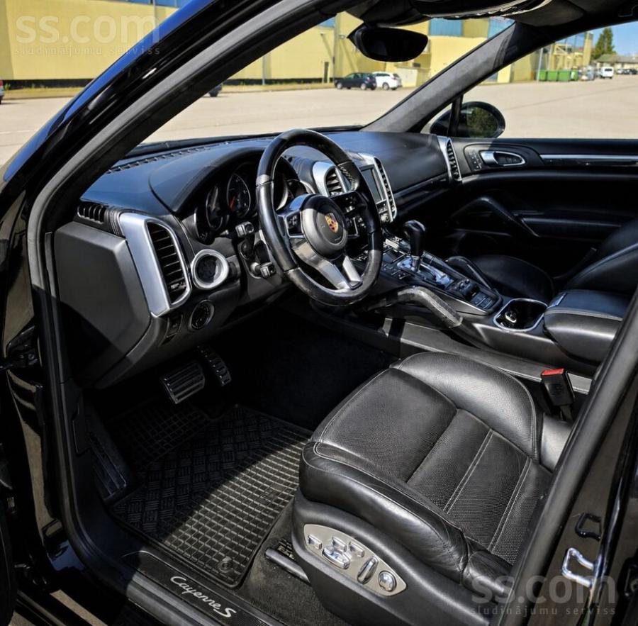 Melns Porsche Cayenne 2013 Talsi, ar dzinēja tilpumu 4.20 L un nobraukumu 226 tūkst. km par 18500 €, foto 6 vietnē AUTOMOTO.COM.LV