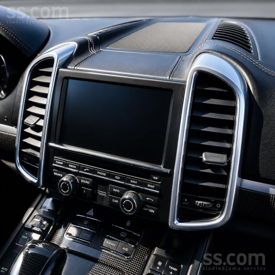 Melns Porsche Cayenne 2013 Talsi, ar dzinēja tilpumu 4.20 L un nobraukumu 226 tūkst. km par 18500 €, foto 8 vietnē AUTOMOTO.COM.LV