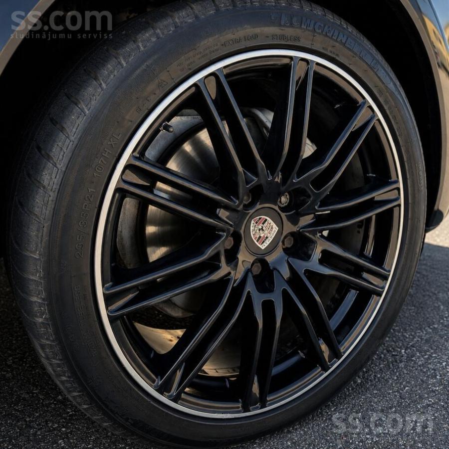 Melns Porsche Cayenne 2013 Talsi, ar dzinēja tilpumu 4.20 L un nobraukumu 226 tūkst. km par 18500 €, foto 13 vietnē AUTOMOTO.COM.LV
