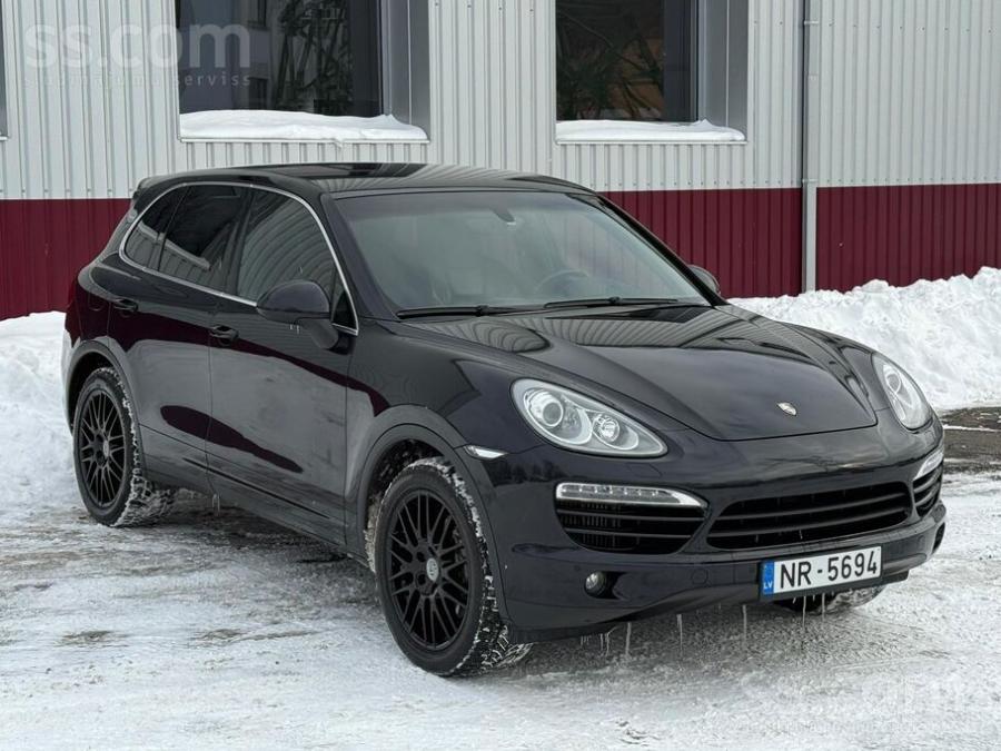 Melns Porsche Cayenne 2013 Rīga, ar dzinēja tilpumu 3.00 L un nobraukumu 152 tūkst. km par 13990 €, foto 1 vietnē AUTOMOTO.COM.LV