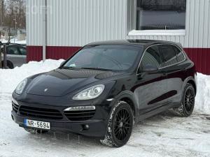 Melns Porsche Cayenne 2013 Rīga, ar dzinēja tilpumu 3.00 L un nobraukumu 152 tūkst. km par 13990 €, foto 3 vietnē AUTOMOTO.COM.LV