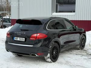 Melns Porsche Cayenne 2013 Rīga, ar dzinēja tilpumu 3.00 L un nobraukumu 152 tūkst. km par 13990 €, foto 5 vietnē AUTOMOTO.COM.LV