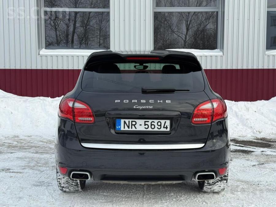 Melns Porsche Cayenne 2013 Rīga, ar dzinēja tilpumu 3.00 L un nobraukumu 152 tūkst. km par 13990 €, foto 7 vietnē AUTOMOTO.COM.LV