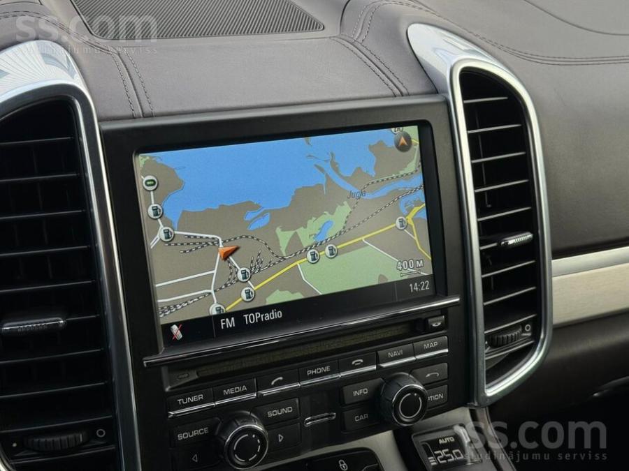 Melns Porsche Cayenne 2013 Rīga, ar dzinēja tilpumu 3.00 L un nobraukumu 152 tūkst. km par 13990 €, foto 17 vietnē AUTOMOTO.COM.LV
