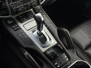 Melns Porsche Cayenne 2013 Rīga, ar dzinēja tilpumu 3.00 L un nobraukumu 152 tūkst. km par 13990 €, foto 18 vietnē AUTOMOTO.COM.LV