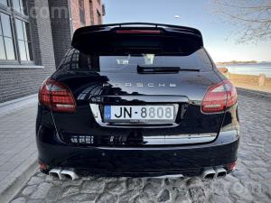 Black Porsche Cayenne 2013 in Riga, with an engine capacity of 3.00 L and mileage of 186 thousand km for 20990 €, photo 7 on AUTOMOTO.COM.LV