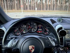 Black Porsche Cayenne 2013 in Riga, with an engine capacity of 3.00 L and mileage of 186 thousand km for 20990 €, photo 11 on AUTOMOTO.COM.LV