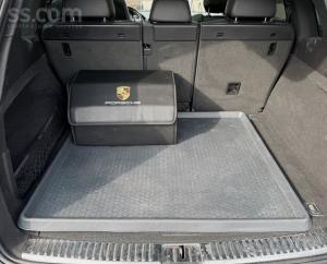 Black Porsche Cayenne 2013 in Riga, with an engine capacity of 3.00 L and mileage of 186 thousand km for 20990 €, photo 16 on AUTOMOTO.COM.LV
