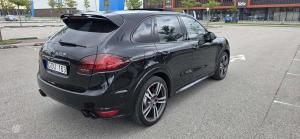 Black Porsche Cayenne 2013 in Klaipeda, with an engine capacity of 4.80 L and mileage of 209 thousand km for 16800 €, photo 4 on AUTOMOTO.COM.LV