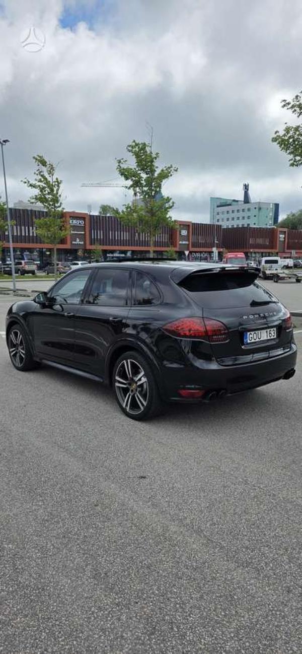 Melns Porsche Cayenne 2013 Klaipėda, ar dzinēja tilpumu 4.80 L un nobraukumu 209 tūkst. km par 16800 €, foto 4 vietnē AUTOMOTO.COM.LV