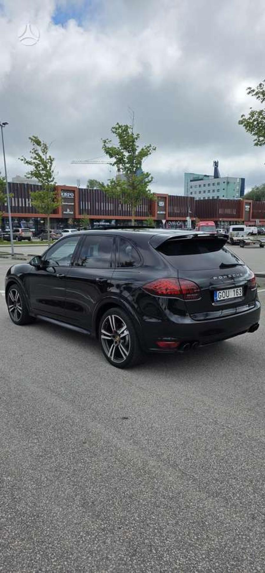 Black Porsche Cayenne 2013 in Klaipeda, with an engine capacity of 4.80 L and mileage of 209 thousand km for 16800 €, photo 5 on AUTOMOTO.COM.LV