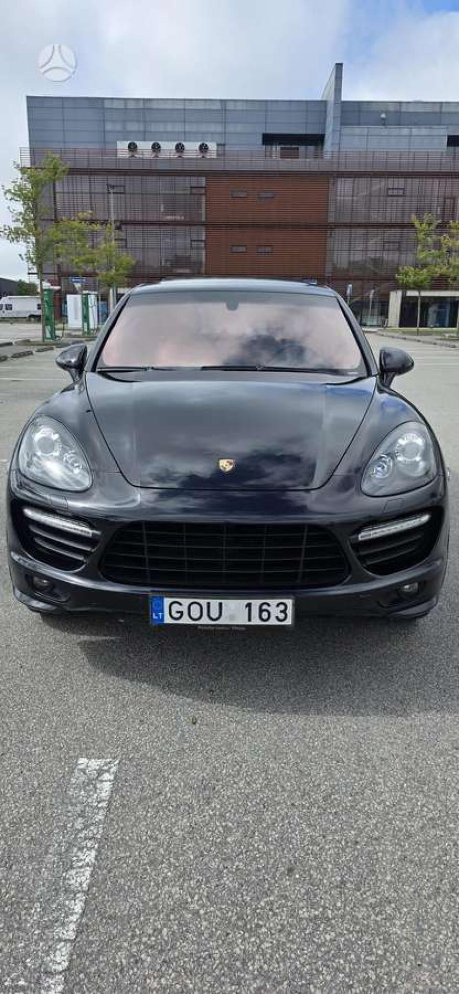 Black Porsche Cayenne 2013 in Klaipeda, with an engine capacity of 4.80 L and mileage of 209 thousand km for 16800 €, photo 7 on AUTOMOTO.COM.LV