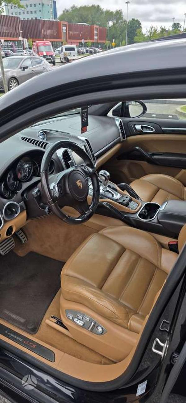 Melns Porsche Cayenne 2013 Klaipėda, ar dzinēja tilpumu 4.80 L un nobraukumu 209 tūkst. km par 16800 €, foto 7 vietnē AUTOMOTO.COM.LV