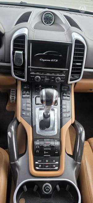 Black Porsche Cayenne 2013 in Klaipeda, with an engine capacity of 4.80 L and mileage of 209 thousand km for 16800 €, photo 10 on AUTOMOTO.COM.LV