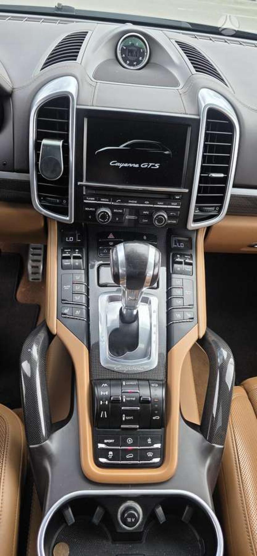 Black Porsche Cayenne 2013 in Klaipeda, with an engine capacity of 4.80 L and mileage of 209 thousand km for 16800 €, photo 10 on AUTOMOTO.COM.LV
