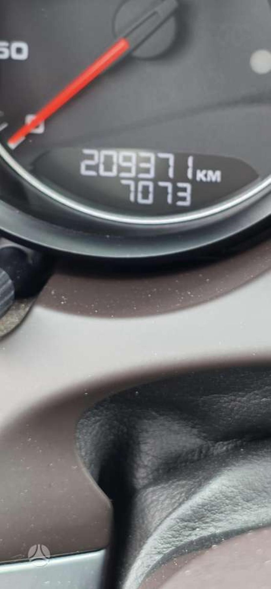 Black Porsche Cayenne 2013 in Klaipeda, with an engine capacity of 4.80 L and mileage of 209 thousand km for 16800 €, photo 15 on AUTOMOTO.COM.LV