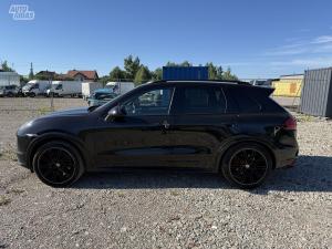 Black Porsche Cayenne 2013 in Vilnius, with an engine capacity of 4.80 L and mileage of 480 thousand km for 7200 €, photo 9 on AUTOMOTO.COM.LV