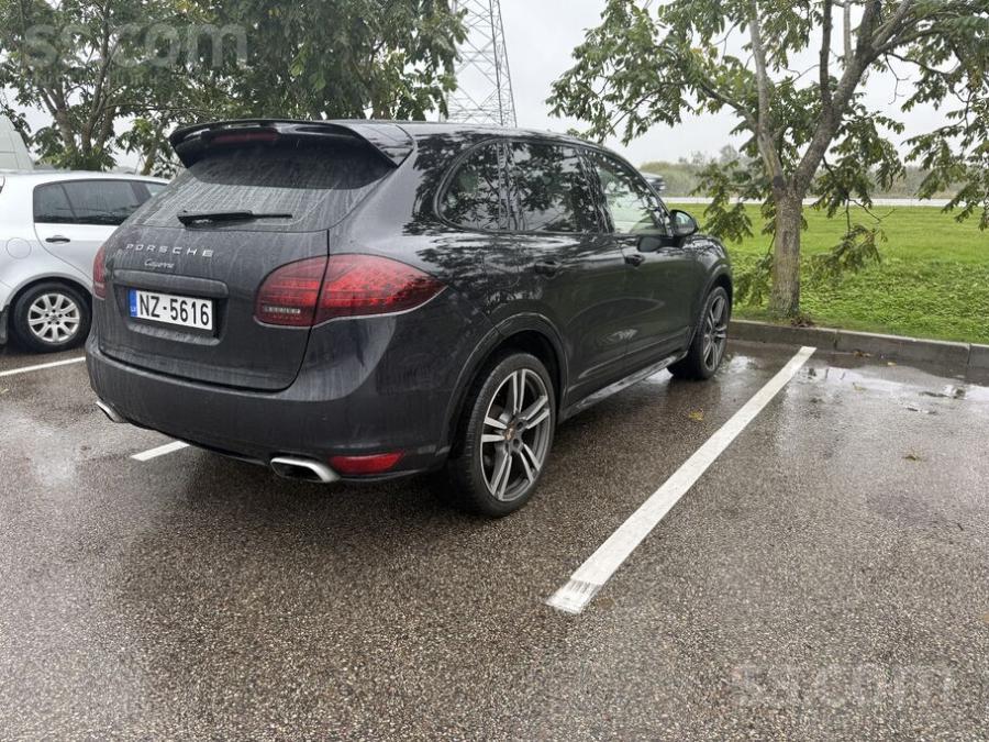 Melns Porsche Cayenne 2013 Jūrmala, ar dzinēja tilpumu 3.00 L un nobraukumu 203 tūkst. km par 21000 €, foto 6 vietnē AUTOMOTO.COM.LV