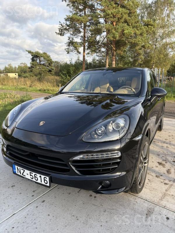 Black Porsche Cayenne 2013 in Jurmala, with an engine capacity of 3.00 L and mileage of 203 thousand km for 21000 €, photo 10 on AUTOMOTO.COM.LV