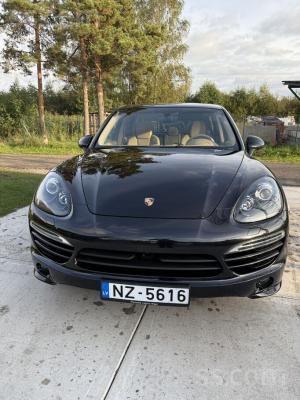 Melns Porsche Cayenne 2013 Jūrmala, ar dzinēja tilpumu 3.00 L un nobraukumu 203 tūkst. km par 21000 €, foto 12 vietnē AUTOMOTO.COM.LV