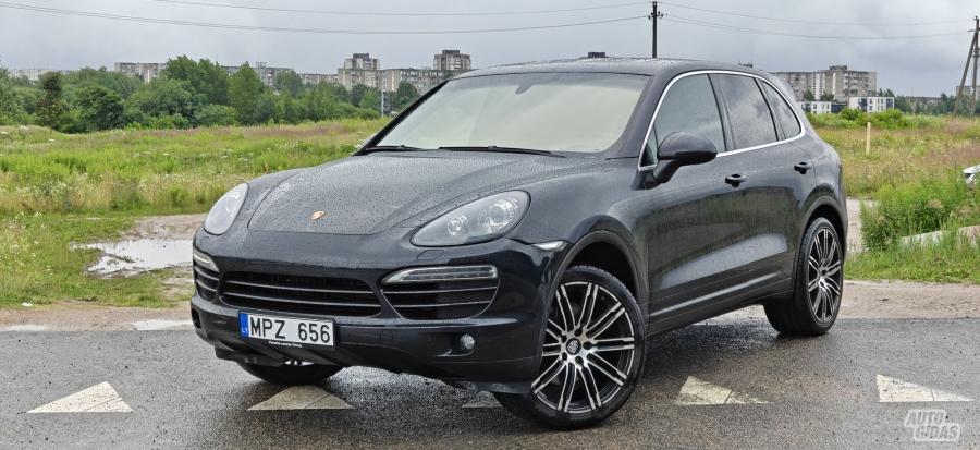 Melns Porsche Cayenne 2013 Viļņa, ar dzinēja tilpumu 3.60 L un nobraukumu 198 tūkst. km par 13300 €, foto 1 vietnē AUTOMOTO.COM.LV
