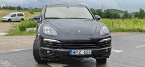Melns Porsche Cayenne 2013 Viļņa, ar dzinēja tilpumu 3.60 L un nobraukumu 198 tūkst. km par 13300 €, foto 6 vietnē AUTOMOTO.COM.LV