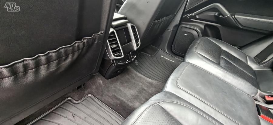 Melns Porsche Cayenne 2013 Viļņa, ar dzinēja tilpumu 3.60 L un nobraukumu 198 tūkst. km par 13300 €, foto 11 vietnē AUTOMOTO.COM.LV