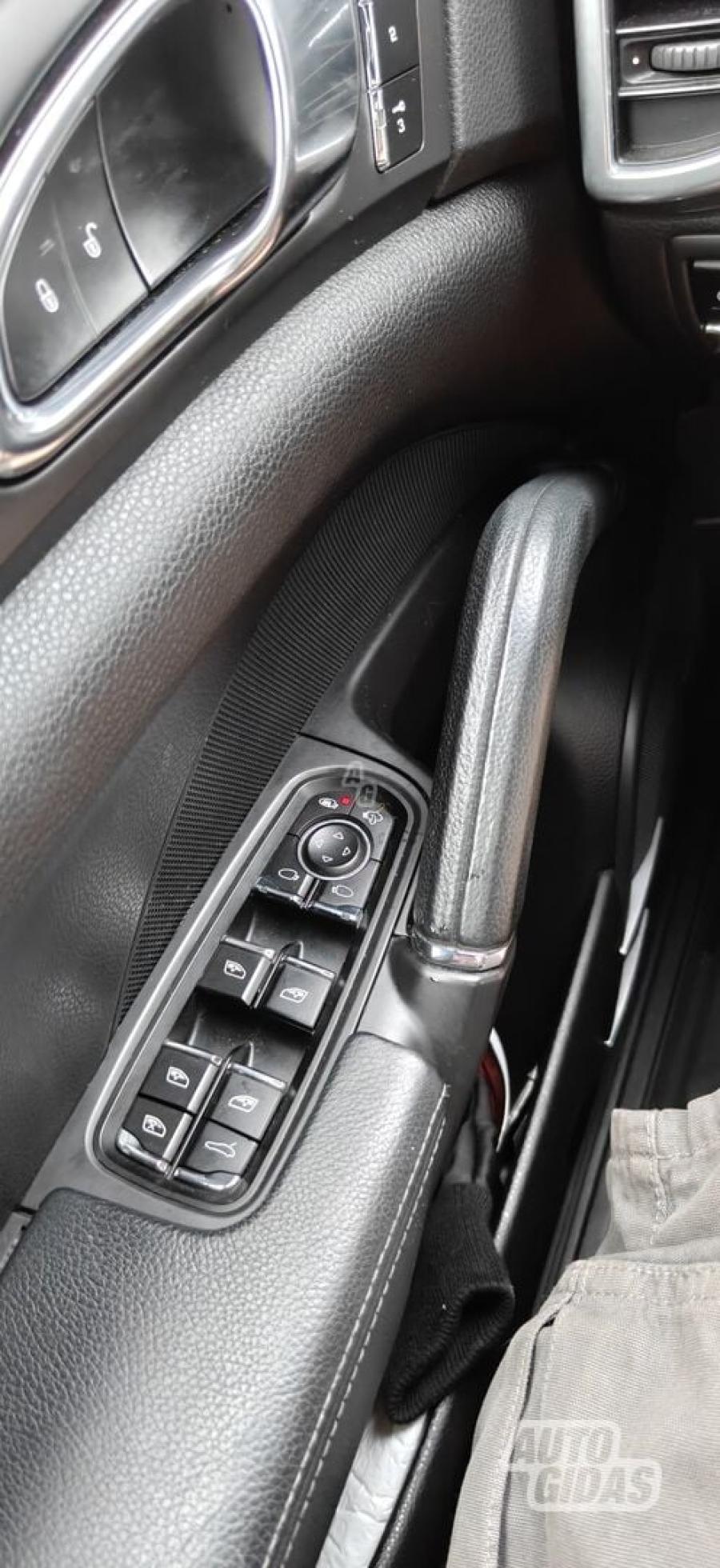 Melns Porsche Cayenne 2013 Viļņa, ar dzinēja tilpumu 3.60 L un nobraukumu 198 tūkst. km par 13300 €, foto 15 vietnē AUTOMOTO.COM.LV