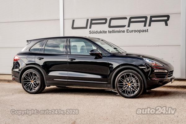 Melns Porsche Cayenne 2013 Pērnava, ar dzinēja tilpumu 4.10 L un nobraukumu 162 tūkst. km par 22900 €, foto 2 vietnē AUTOMOTO.COM.LV