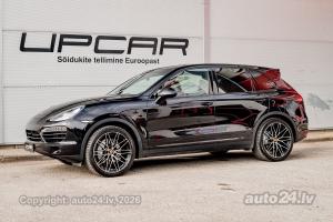 Black Porsche Cayenne 2013 in Parnu, with an engine capacity of 4.10 L and mileage of 162 thousand km for 22900 €, photo 4 on AUTOMOTO.COM.LV