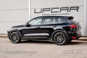 Black Porsche Cayenne 2013 in Parnu, with an engine capacity of 4.10 L and mileage of 162 thousand km for 22900 €, photo 8 on AUTOMOTO.COM.LV