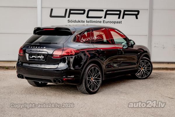 Melns Porsche Cayenne 2013 Pērnava, ar dzinēja tilpumu 4.10 L un nobraukumu 162 tūkst. km par 22900 €, foto 10 vietnē AUTOMOTO.COM.LV