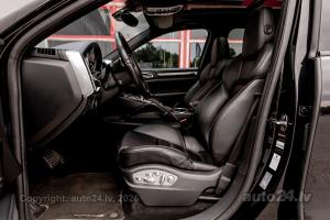 Black Porsche Cayenne 2013 in Parnu, with an engine capacity of 4.10 L and mileage of 162 thousand km for 22900 €, photo 15 on AUTOMOTO.COM.LV
