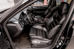 Black Porsche Cayenne 2013 in Parnu, with an engine capacity of 4.10 L and mileage of 162 thousand km for 22900 €, photo 16 on AUTOMOTO.COM.LV