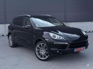 Black Porsche Cayenne 2013 in Siauliai, with an engine capacity of 2.97 L and mileage of 296 thousand km for 13800 €, photo  on AUTOMOTO.COM.LV