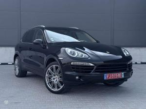 Black Porsche Cayenne 2013 in Siauliai, with an engine capacity of 2.97 L and mileage of 296 thousand km for 13800 €, photo 3 on AUTOMOTO.COM.LV