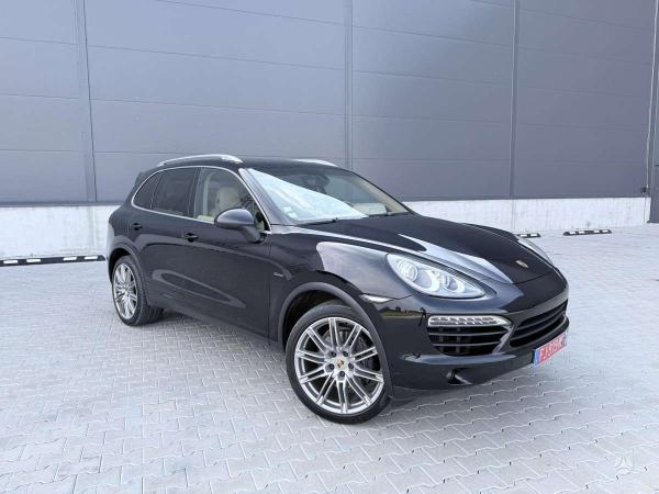 Melns Porsche Cayenne 2013 Šauļi, ar dzinēja tilpumu 2.97 L un nobraukumu 296 tūkst. km par 13800 €, foto 3 vietnē AUTOMOTO.COM.LV