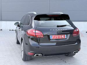 Black Porsche Cayenne 2013 in Siauliai, with an engine capacity of 2.97 L and mileage of 296 thousand km for 13800 €, photo 14 on AUTOMOTO.COM.LV