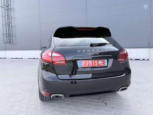 Black Porsche Cayenne 2013 in Siauliai, with an engine capacity of 2.97 L and mileage of 296 thousand km for 13800 €, photo 15 on AUTOMOTO.COM.LV