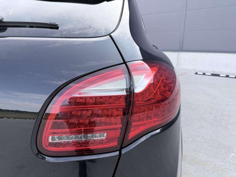 Black Porsche Cayenne 2013 in Siauliai, with an engine capacity of 2.97 L and mileage of 296 thousand km for 13800 €, photo 18 on AUTOMOTO.COM.LV