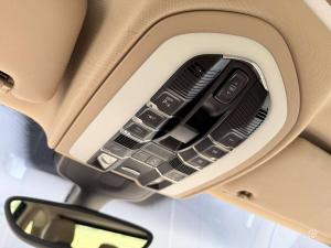 Black Porsche Cayenne 2013 in Siauliai, with an engine capacity of 2.97 L and mileage of 296 thousand km for 13800 €, photo 35 on AUTOMOTO.COM.LV