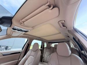 Black Porsche Cayenne 2013 in Siauliai, with an engine capacity of 2.97 L and mileage of 296 thousand km for 13800 €, photo 36 on AUTOMOTO.COM.LV