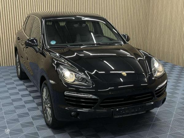 Black Porsche Cayenne 2013 in Marijampole, with an engine capacity of 2.97 L and mileage of 224 thousand km for 18350 €, photo 9 on AUTOMOTO.COM.LV