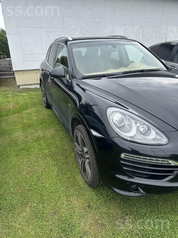 Melns Porsche Cayenne 2013 Rīga, ar dzinēja tilpumu 3.00 L un nobraukumu 305 tūkst. km par 15550 €, foto 5 vietnē AUTOMOTO.COM.LV