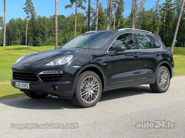 Black Porsche Cayenne 2013 in Parnu, with an engine capacity of 3.00 L and mileage of 299 thousand km for 19900 €, photo 3 on AUTOMOTO.COM.LV
