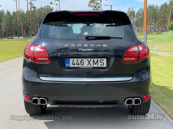 Black Porsche Cayenne 2013 in Parnu, with an engine capacity of 3.00 L and mileage of 299 thousand km for 19900 €, photo 5 on AUTOMOTO.COM.LV