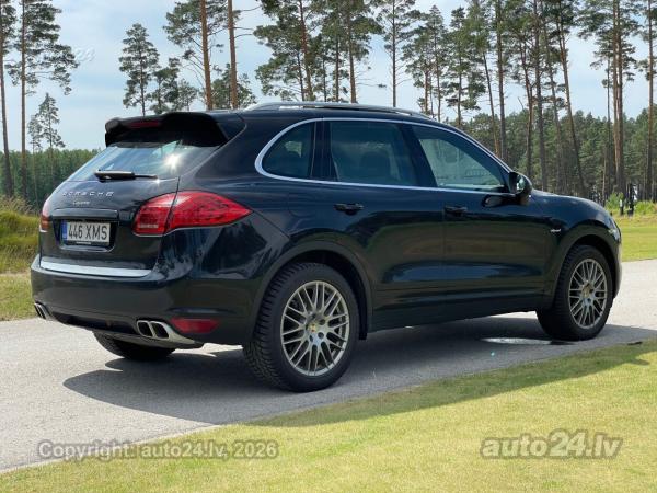 Black Porsche Cayenne 2013 in Parnu, with an engine capacity of 3.00 L and mileage of 299 thousand km for 19900 €, photo 6 on AUTOMOTO.COM.LV